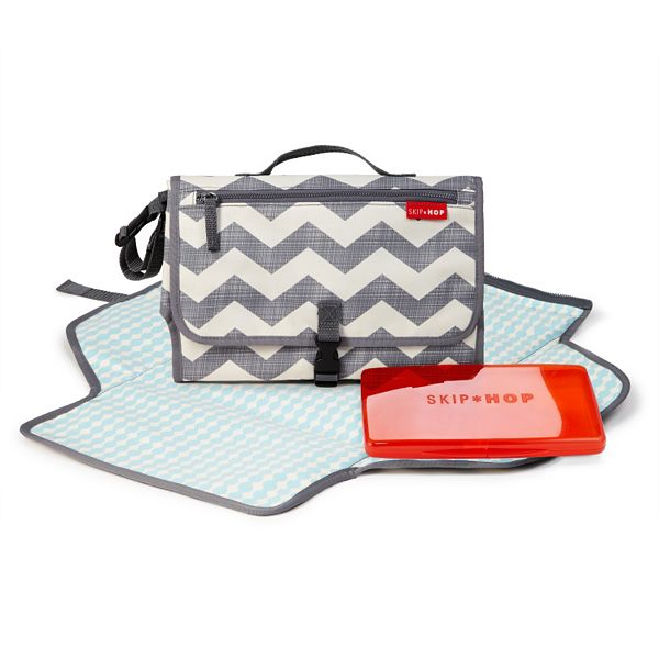 Skip Hop Pronto Diaper Clutch Changing Station