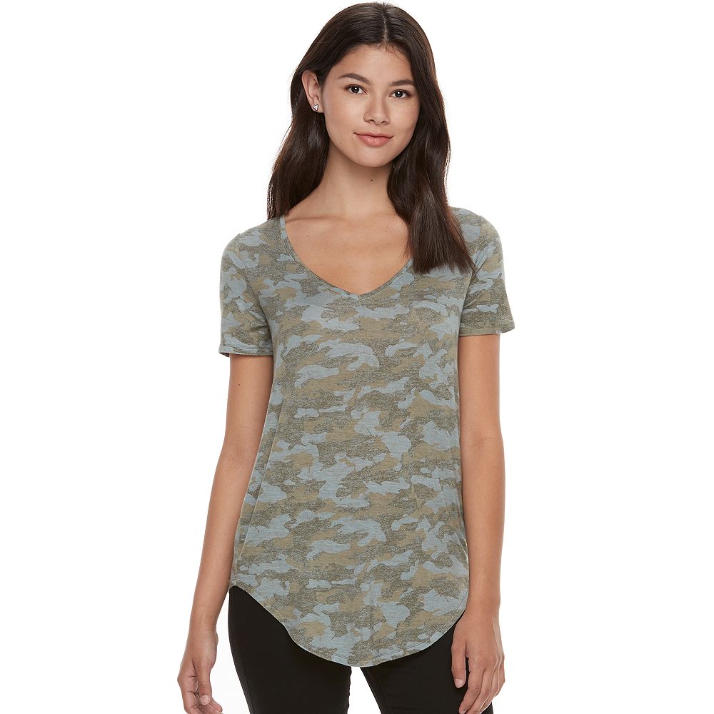 Juniors' Mudd® Short Sleeve V-Neck Tee