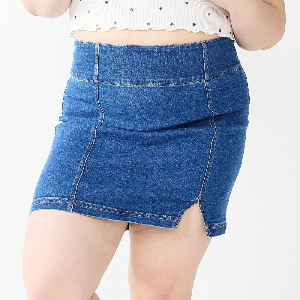 Junior's Plus Size SO® Front-Slit Mini Skirt
