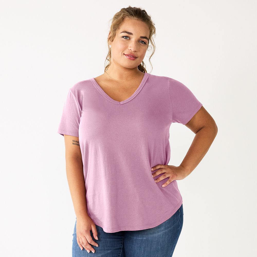 Juniors' Plus Size SO® Short Sleeve V-Neck Core Tee