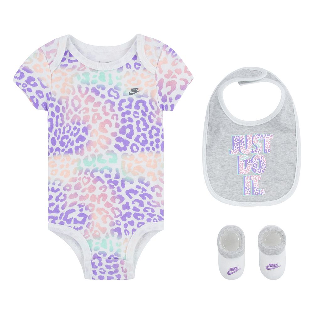 Newborn Baby Nike Spot On 3-Piece Bodysuit Bib Booties Boxed Set