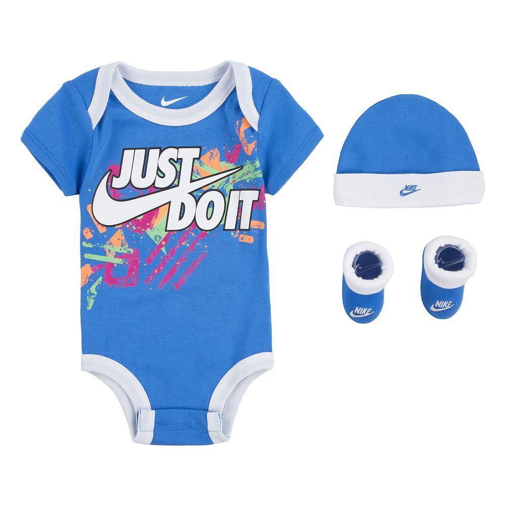 Newborn Baby Nike Air Max Sole 3-Piece Bodysuit Beanie Booties Boxed Set