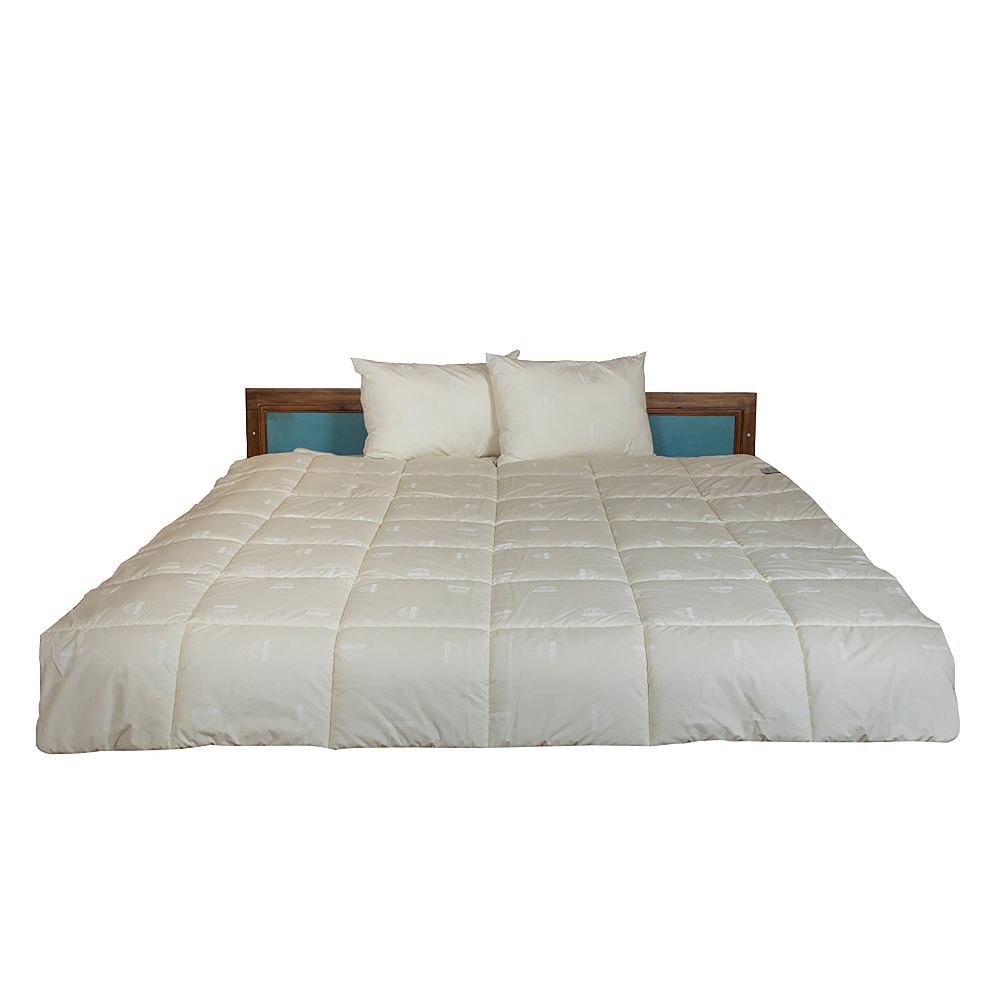 Wooly Cream Quilt in The Harmonious Blend of Comfort and Classical Style