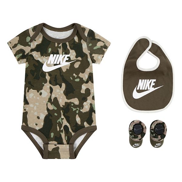 Newborn Baby Nike Camo Bodysuit Bib & Booties 3-Piece Set