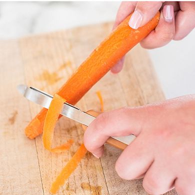 Full Circle Peel Out Vegetable Peeler