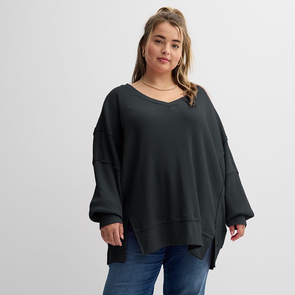 Juniors' Plus Size SO® Waffle Knit Oversized V-Neck Top