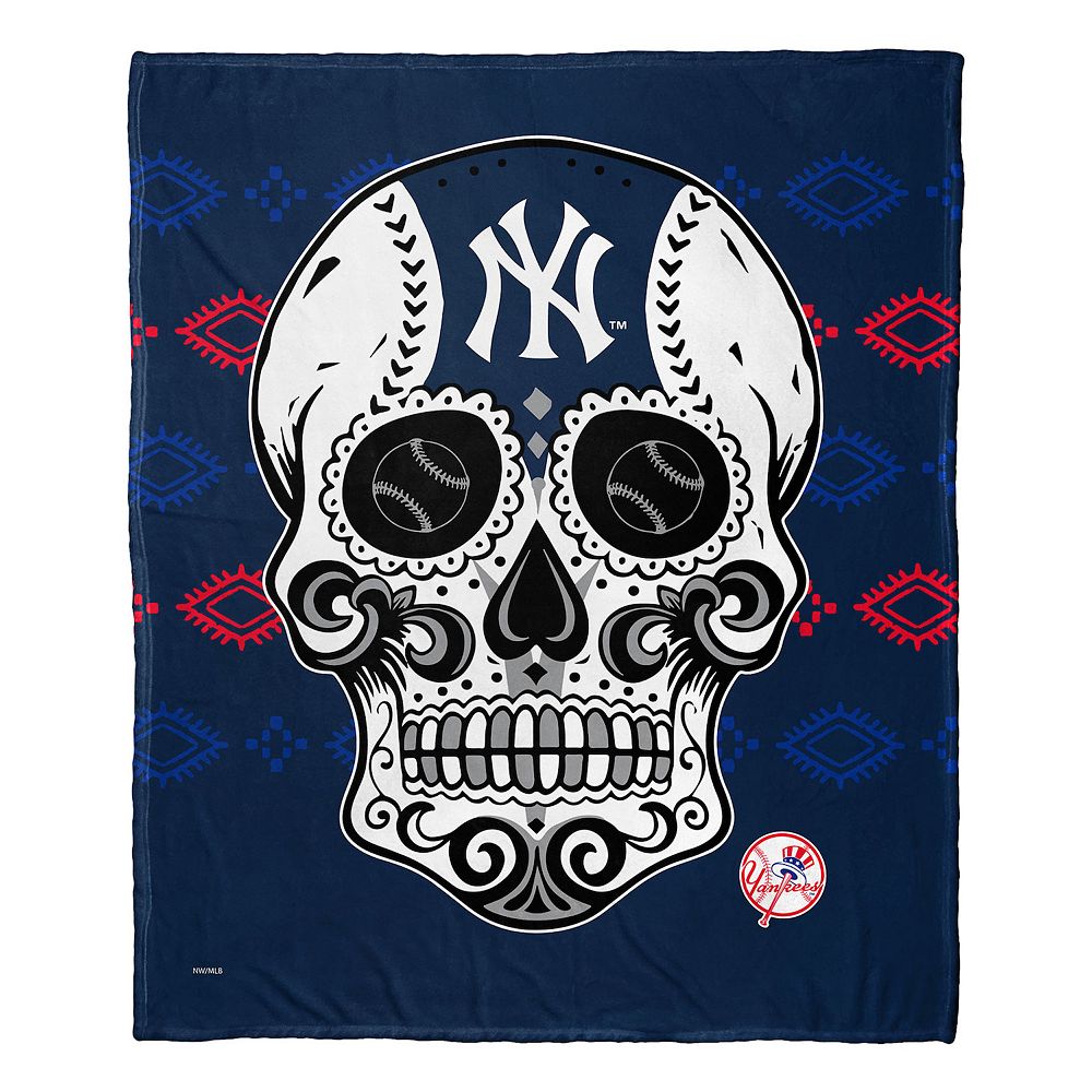 MLB New York Yankees Sugar Skull Silk Touch Throw