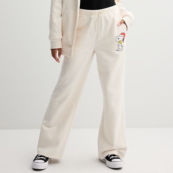 Juniors' Peanuts Snoopy Santa Hat Wide Leg Pant