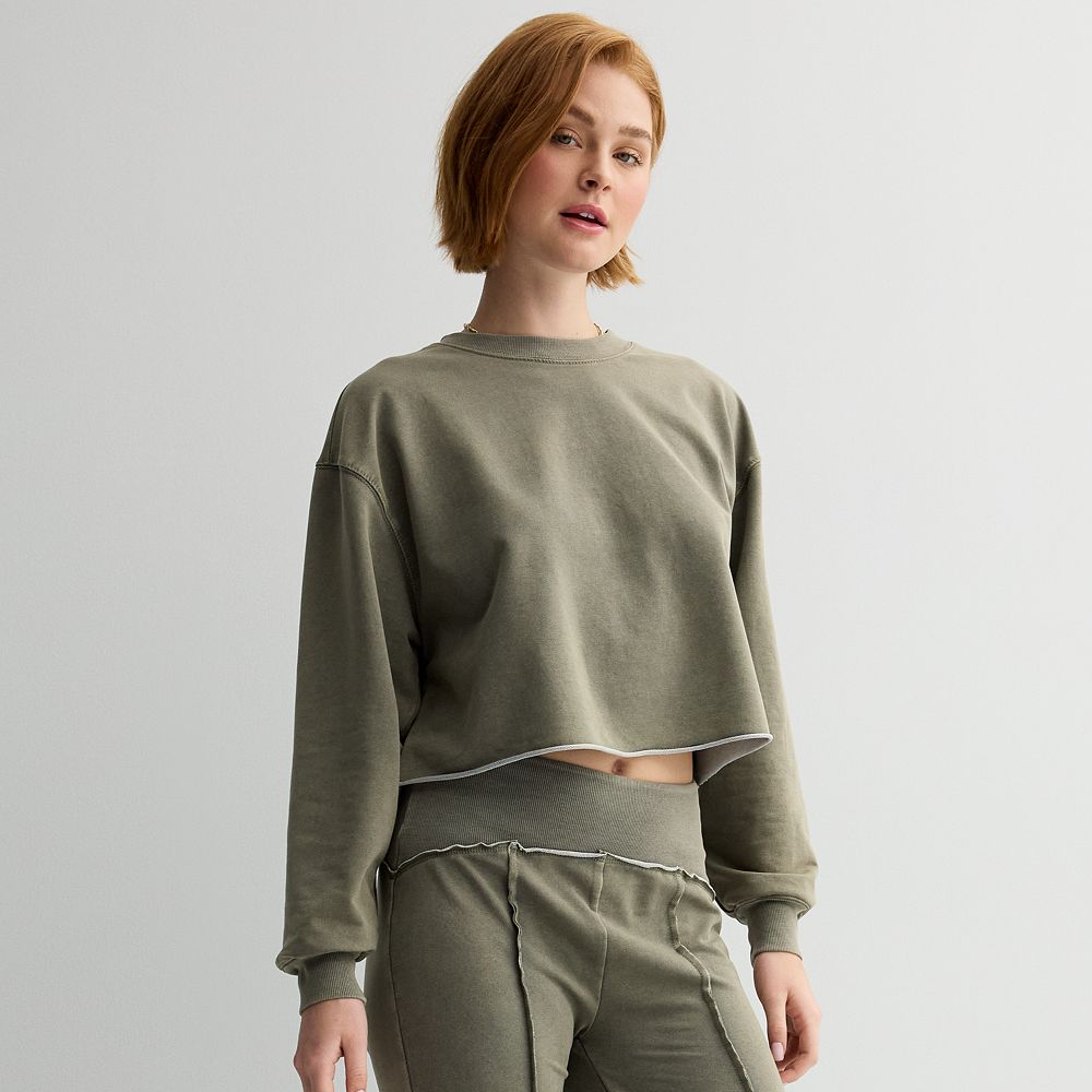 Juniors' Vanilla Star Cropped Crewneck Sweatshirt