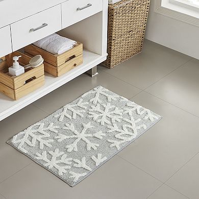 VCNY Home Snowflake Holiday Bath Rug