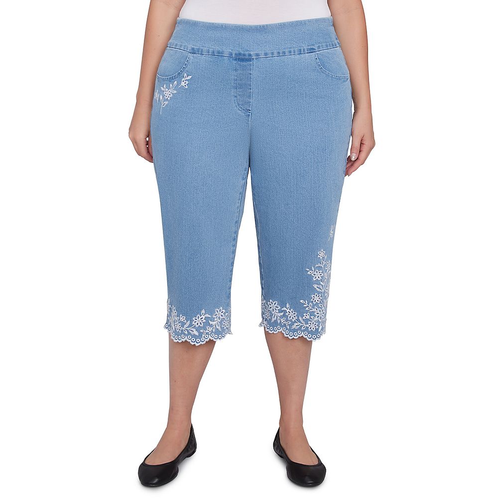 Plus Size Alfred Dunner Classic Floral Embroidered Denim Capris