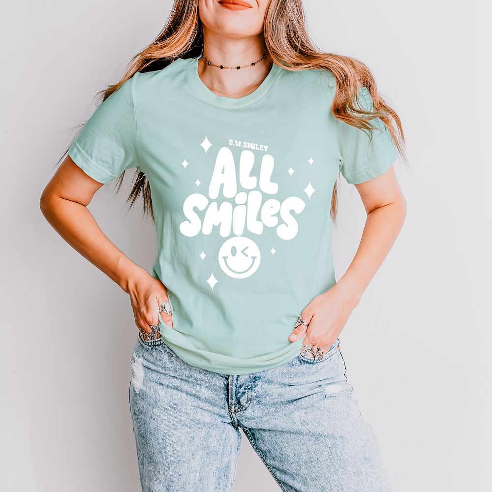 Simply Sage Market S.W.Smiley All Smiles Smiley Face Short Sleeve Tee