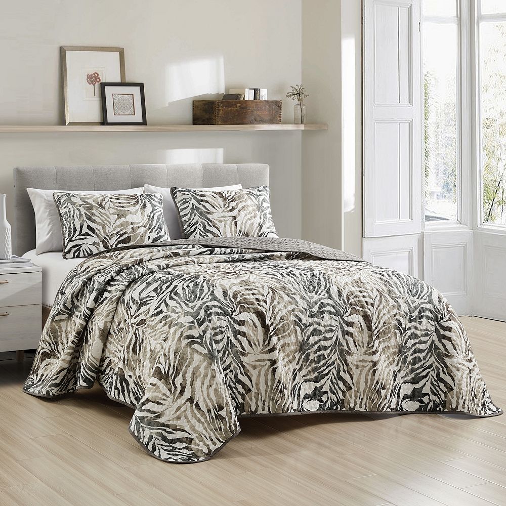 ESCA Gray Tiger Print Quilt Set